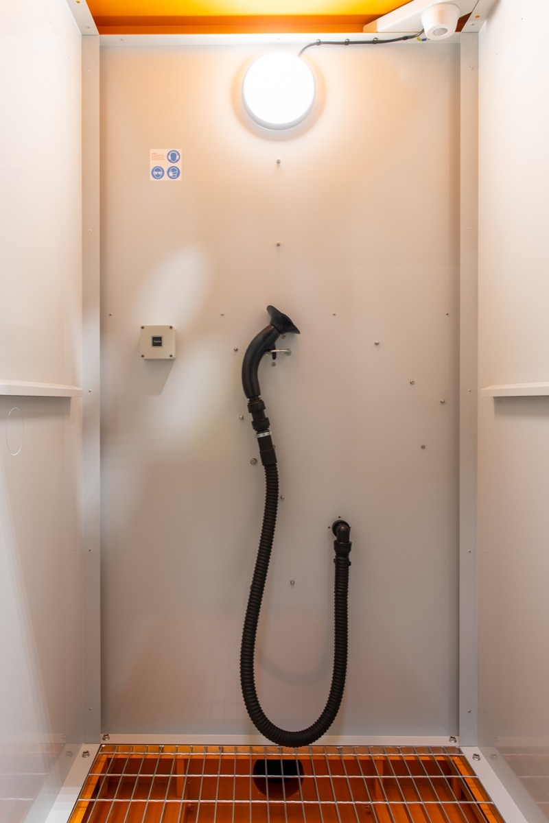 JetBlack Standard Personnel Cleaning Booth (BH02-C-1)