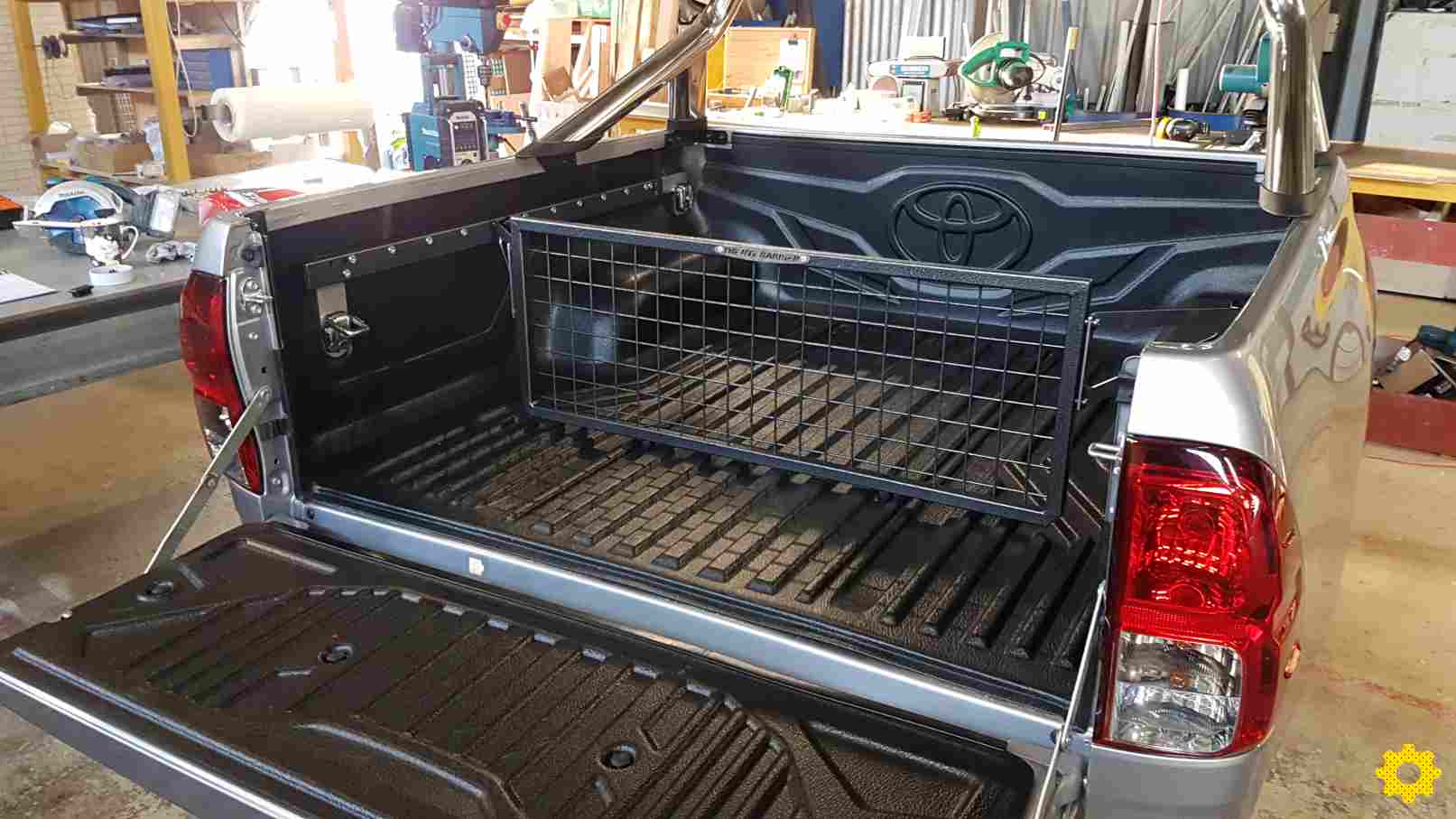 Toyota Hilux Dual Cab SR5 2016 - Current