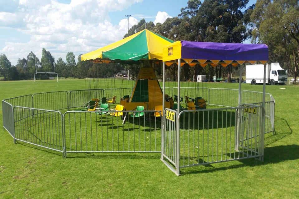 Chair-O-Plane Ferrari - Planet Entertainment